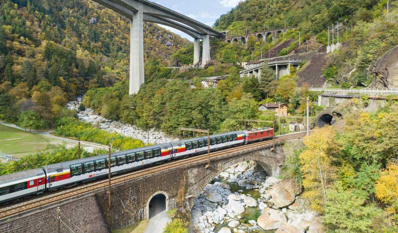 En tidsresa i Schweiz, med båt & tåg – Voyage